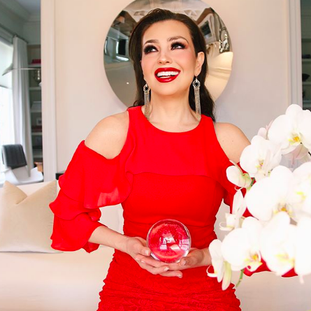 Radical cambio de look: Thalia se mostró con el cabello larguísimo, ¡y ...